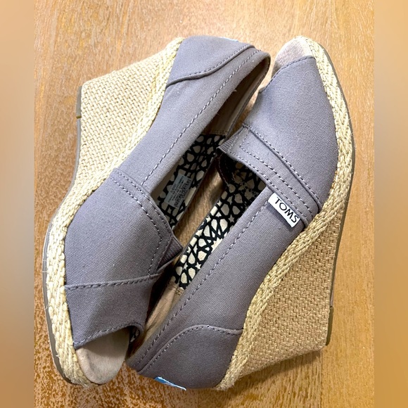 Toms | Shoes | Toms Stella Dark Grey Peep Toe Jute Espadrille Wedge ...